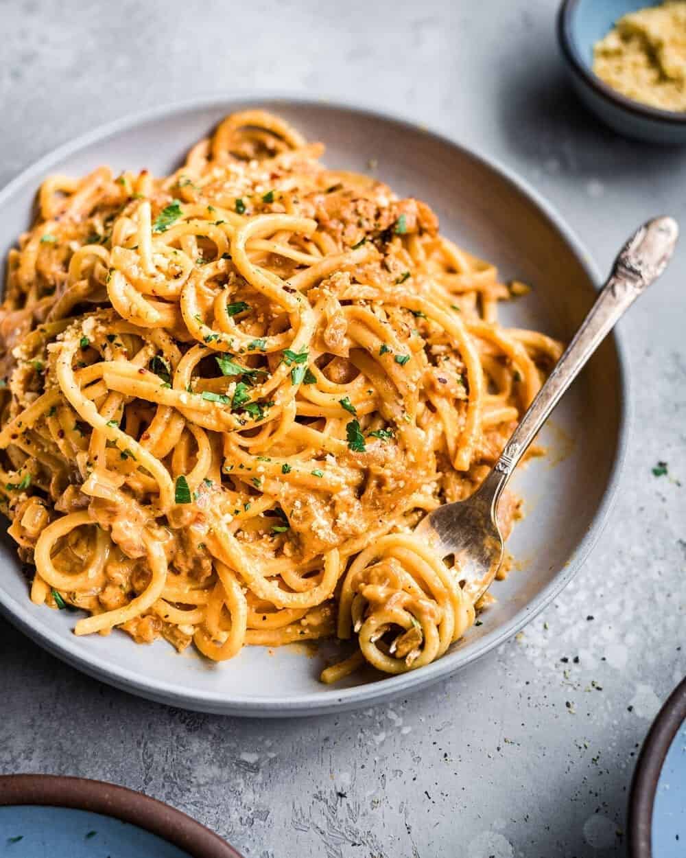 10-Ingredient Creamy Vegan Pantry Pasta - Rainbow Plant Life